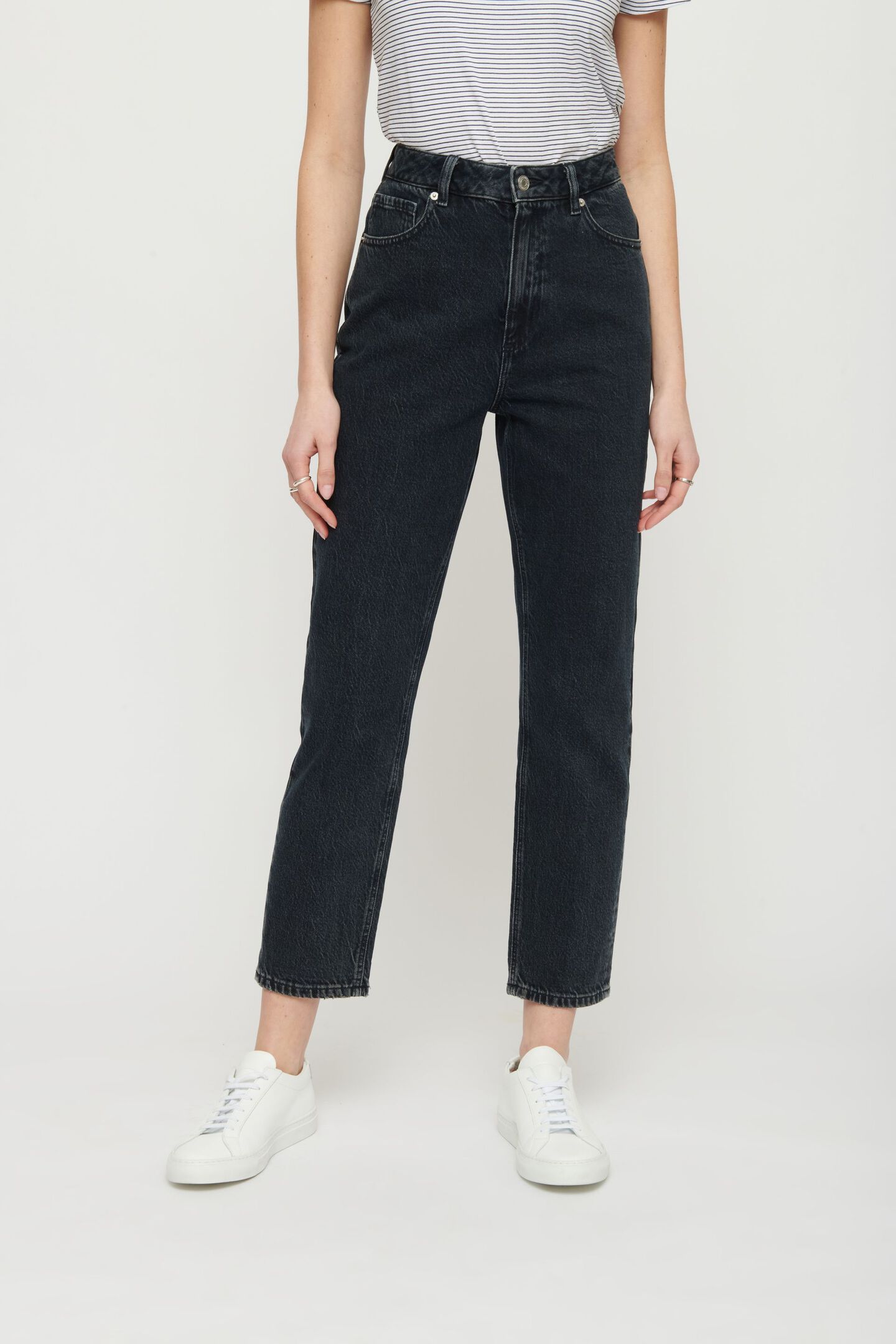 Claudia Relaxed Mom Jeans | Dynamite