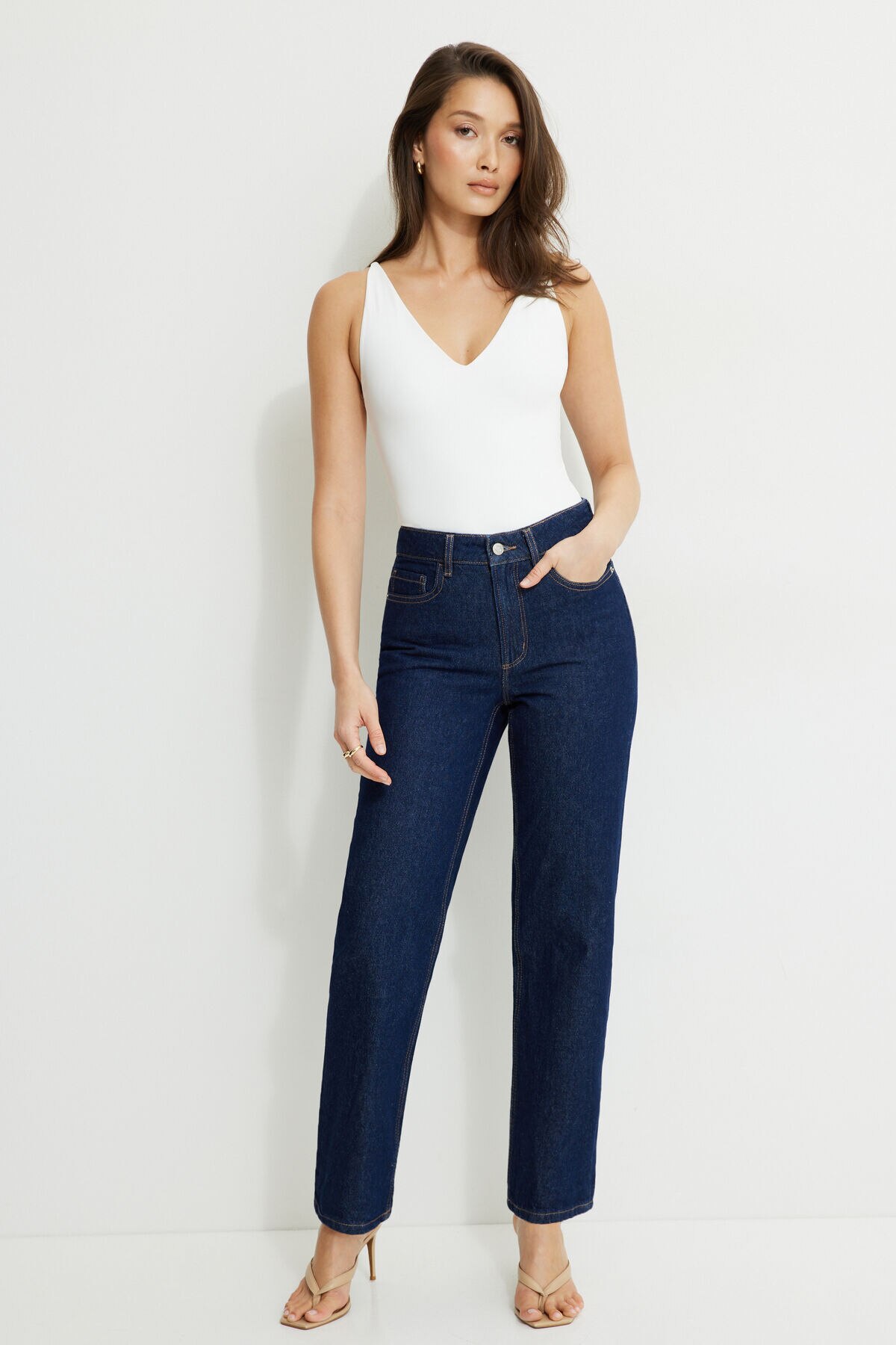 Justina Straight Leg Jeans Blue | Dynamite