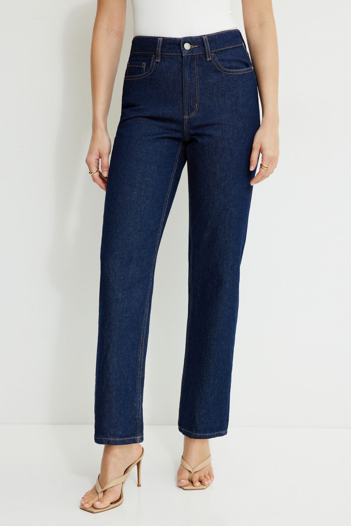 Justina Straight Leg Jeans Blue | Dynamite