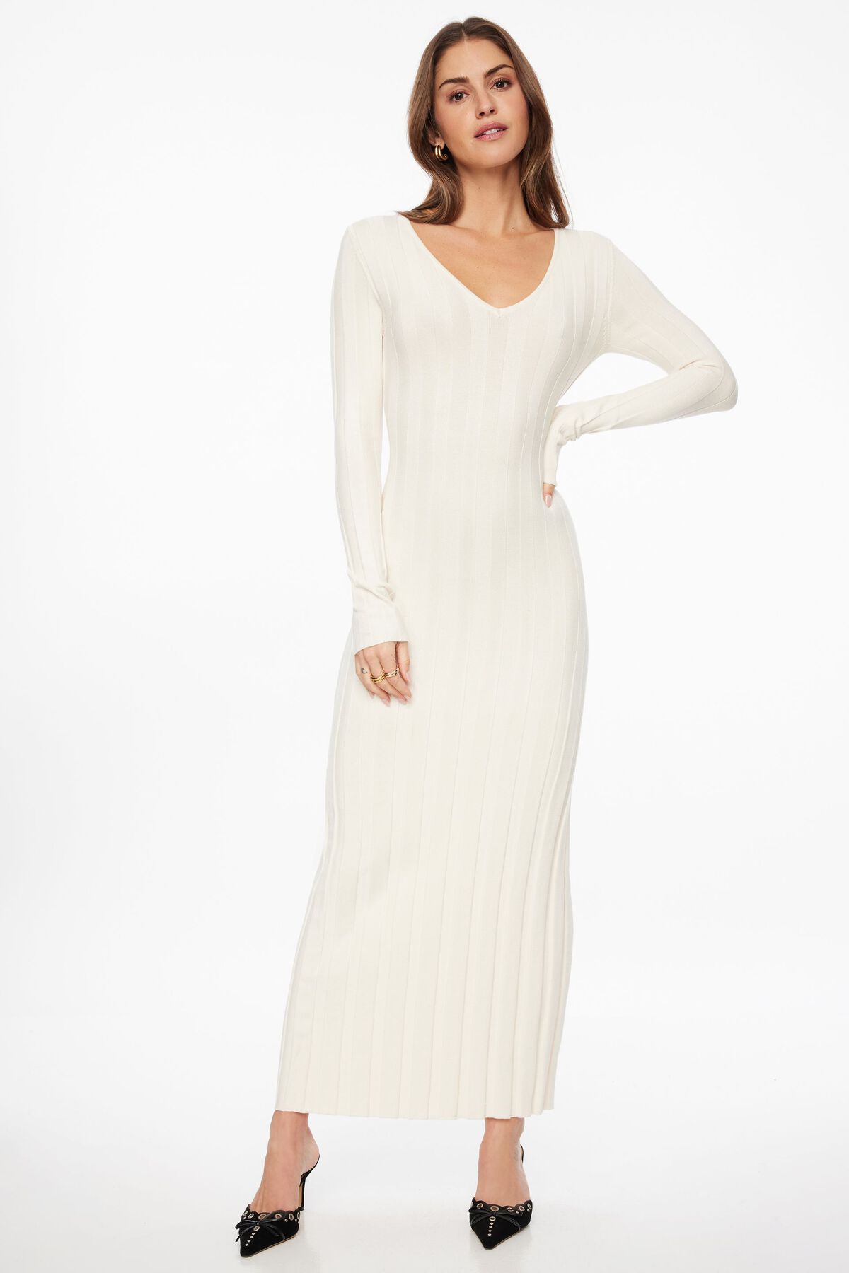 V-Neck Ribbed Maxi Dress Beige | Dynamite