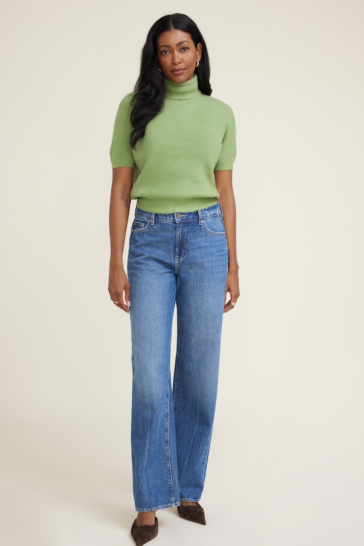 Lora Short Sleeve Turtleneck Sweater Green | Dynamite