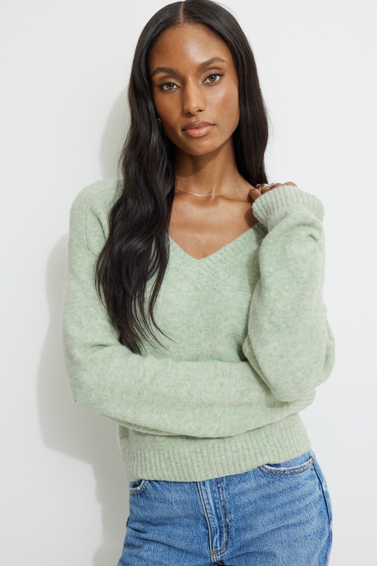 Heavenlyarn™ V Neck Sweater Green | Dynamite